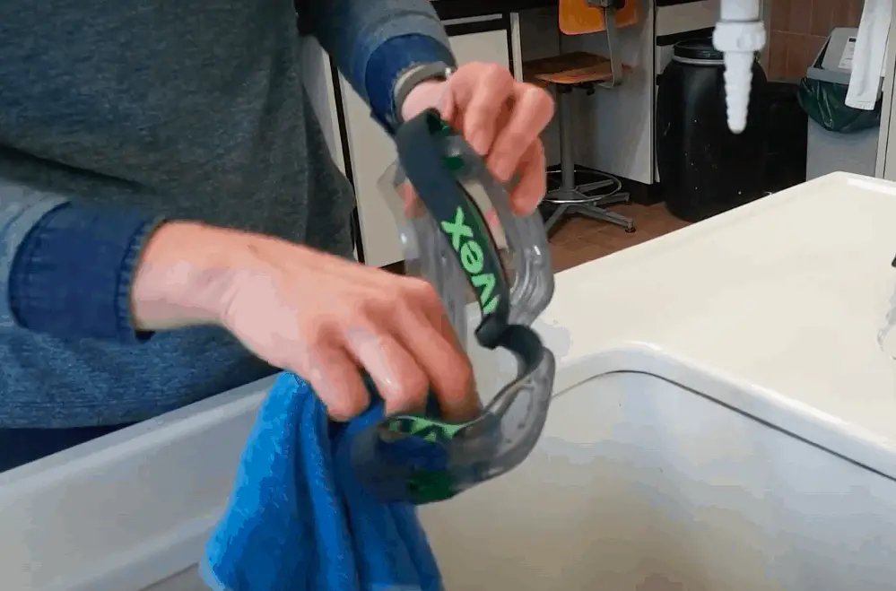 10 Tips To Clean Safety Glasses Easily Work Gearz