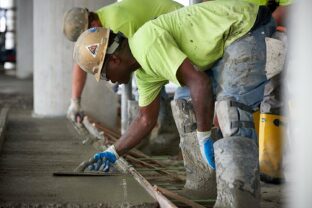 What Kind of Gloves for Concrete Work? | Work Gearz