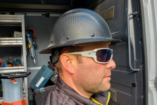 Can You Wear a Hat Under a Hard Hat? – Work Gearz