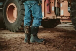 4 Best Zero Drop Work Boots | Work Gearz