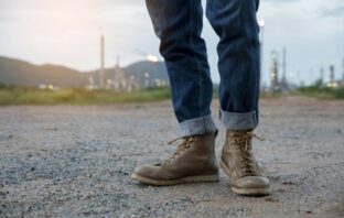 4 Best Jeans for Work Boots | Work Gearz