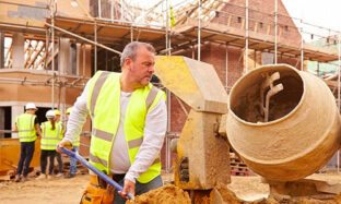 Why Do Construction Workers Wear Bright Yellow? | Work Gearz