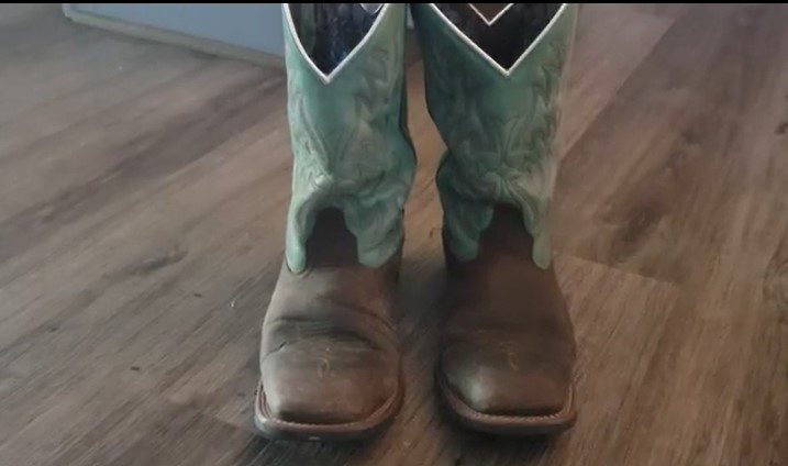 Why Do Boots Have Square Toes? (Pros and Cons) | Work Gearz